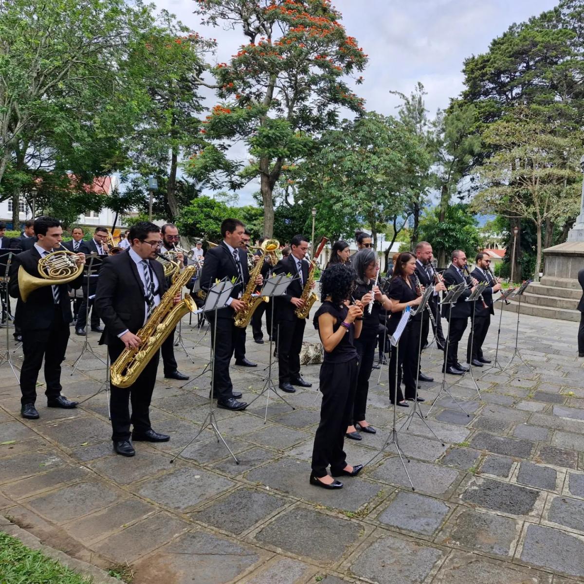 Servicio musical de Ofrenda Floral | Banda de Conciertos de San José ...